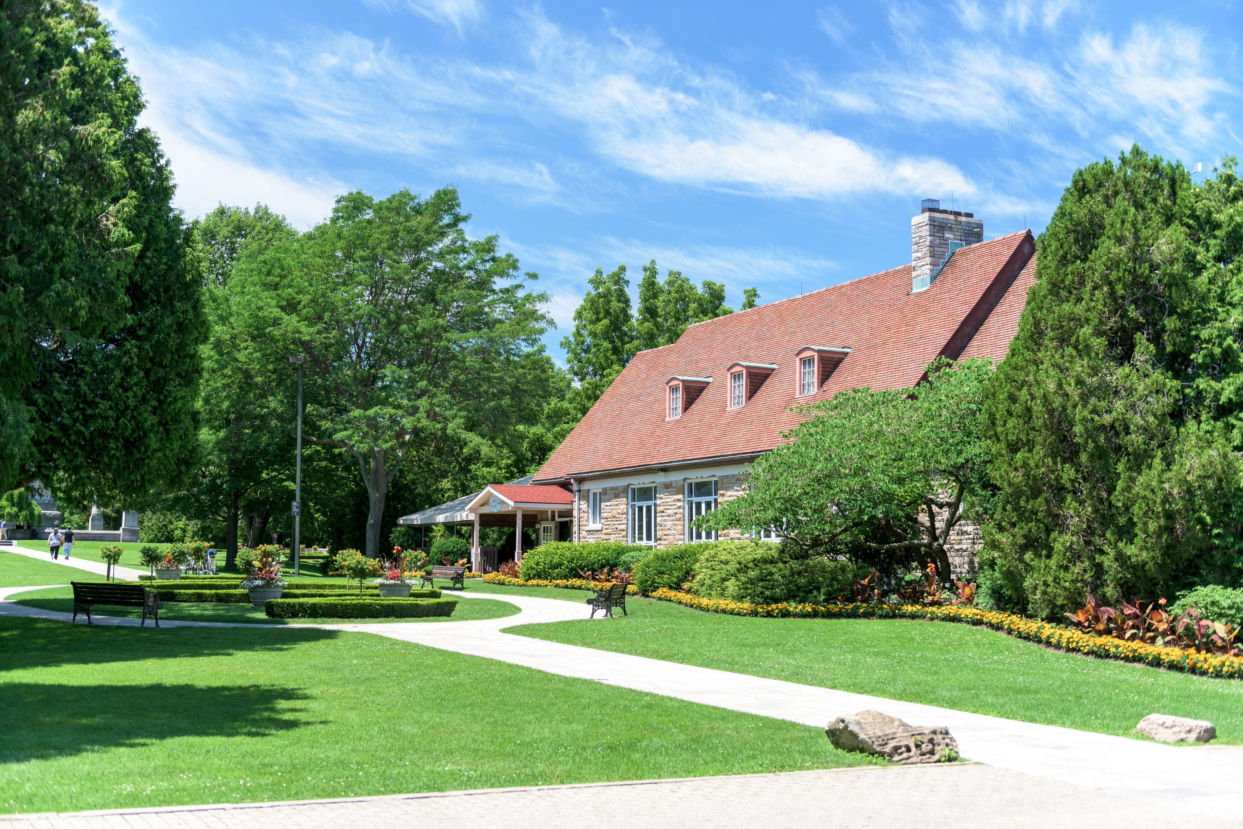 Queenston Heights Restaurant – dine with views of Niagara River