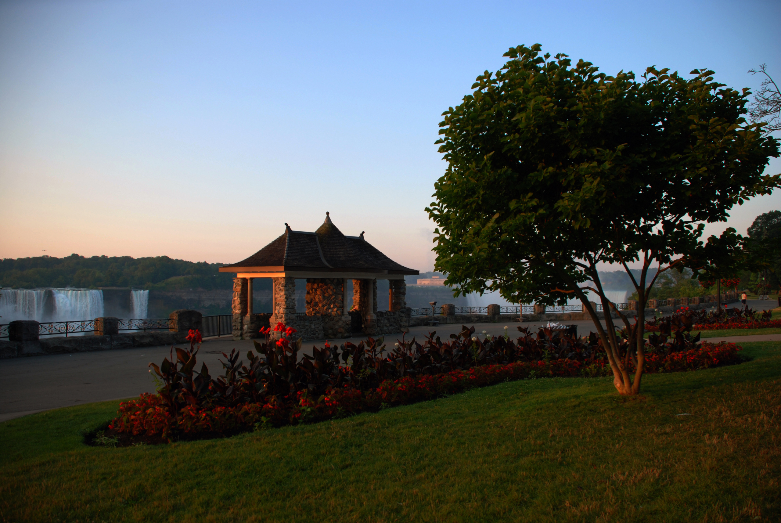 Rambler's Rest - stone heritage pavilion overlooking the Falls